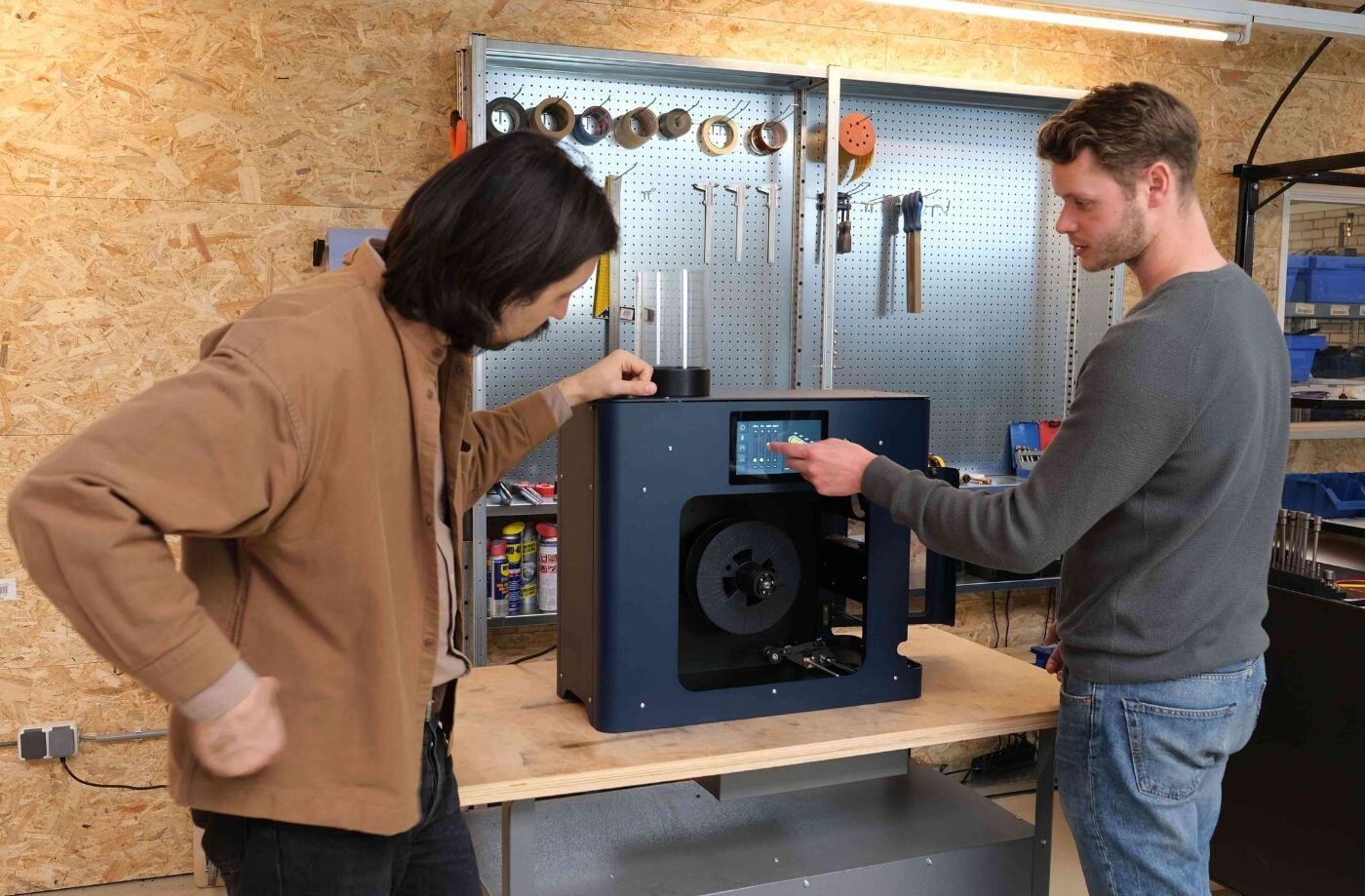 Full Recycling Solution: Turn Plastic Waste to Filament | 3devo